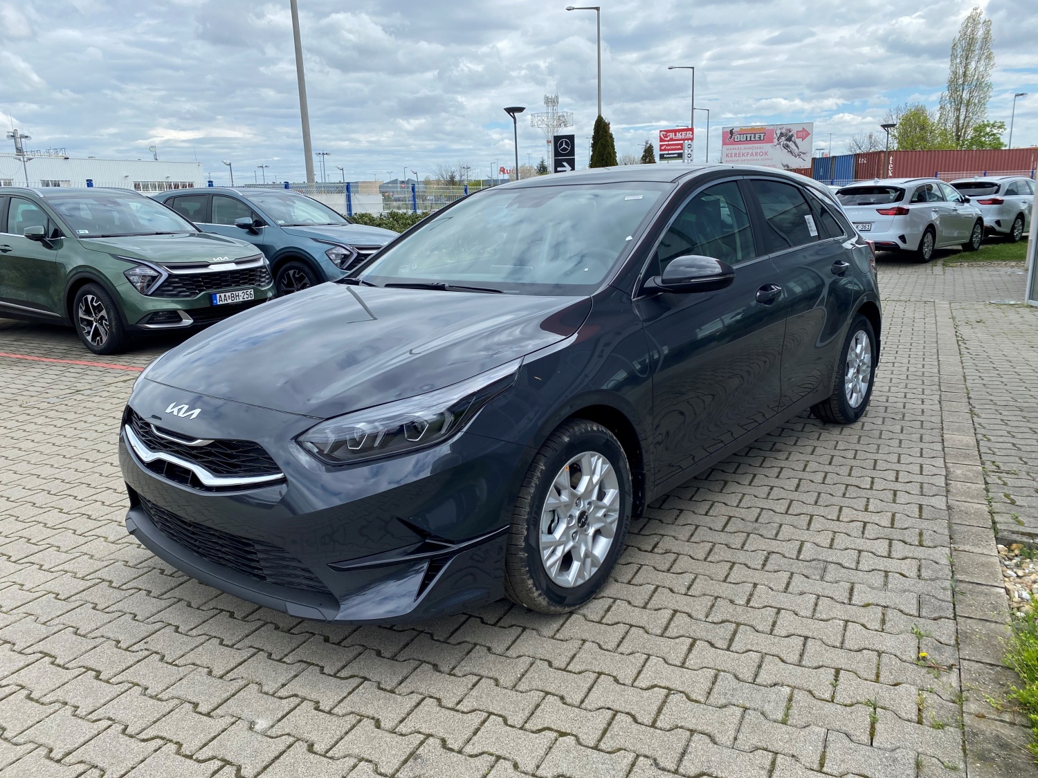 KIA CEED GOLD 160T DCT Automata, KÉSZLETRŐL - JP Auto / Mercedes-Benz ...